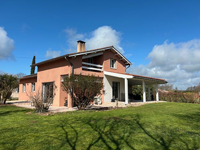 Maison à vendre - Saint-Étienne-de-Tulmont - 5 pièces - 4 chambres