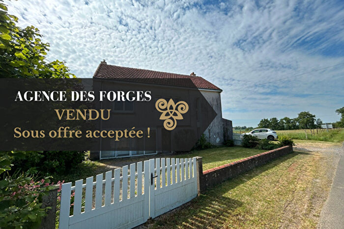 Maison 5 pièces à Saint-Christophe-la-Couperie, à vendre