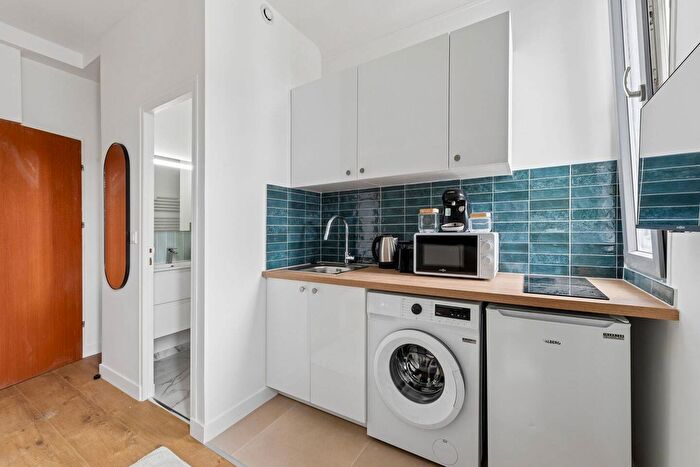 Appartement 1 pièce à louer - Place des Fêtes, Paris 19ème arrondissement
