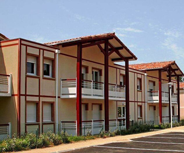 Appartement à louer - Biarnes, Saint-Pierre-du-Mont - 2 pièces - 1 chambre