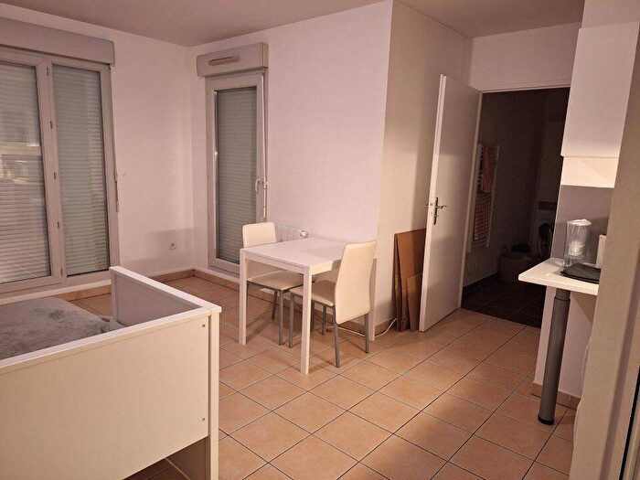 Centre, Décines-Charpieu - Appartement 1 pièce à louer