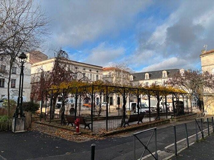 Appartement à louer - Saint Ausone-Saint Martin-Saint Gelais, Angoulême - 1 pièce