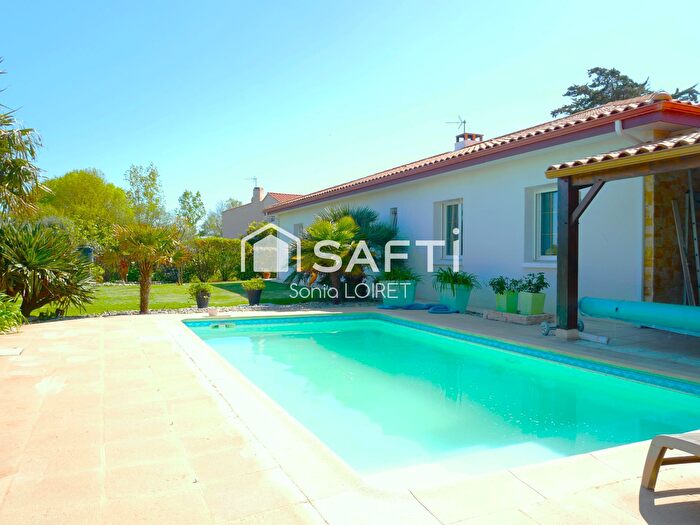 Maison à vendre - Talmont-Saint-Hilaire - 7 pièces - 4 chambres