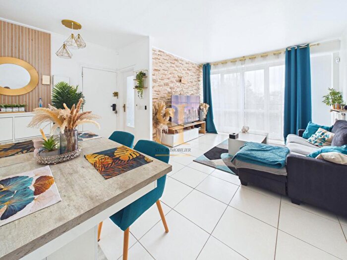 Appartement 3 pièces à vendre - Corbeil-Essonnes, Centre-ville