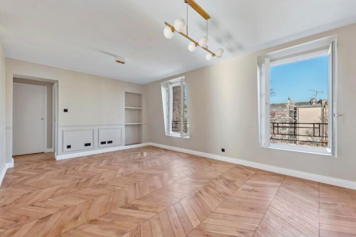 Appartement à vendre - Paris e , Saint-Philippe du Roule - 5 pièces - 4 chambres