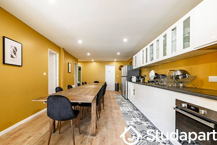 Appartement à louer - Chartrons, Bordeaux - 1 pièce - 1 chambre