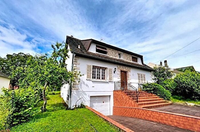 Maison 7 pièces à vendre à Sainte-Geneviève