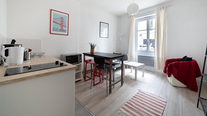 Appartement à louer - Nantes, Saint-Clément, Jardin des plantes, Caserne Lamoricière - 2 pièces - 1 chambre