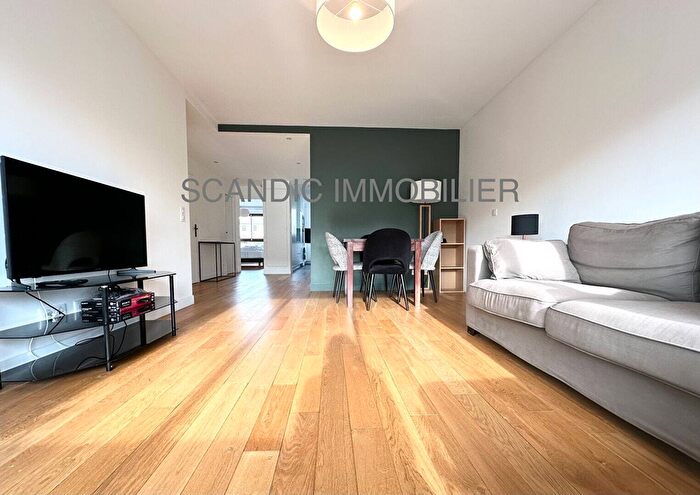 Appartement à louer - Violet Commerce, Paris ème arrondissement - 3 pièces - 2 chambres