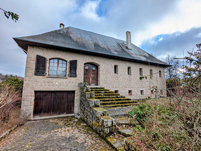 Maison à vendre - Ussel - 5 pièces - 4 chambres