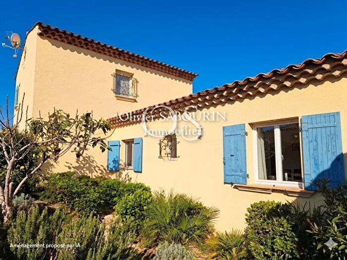 Maison à vendre - Roquebrune-sur-Argens, Village - 4 pièces - 3 chambres