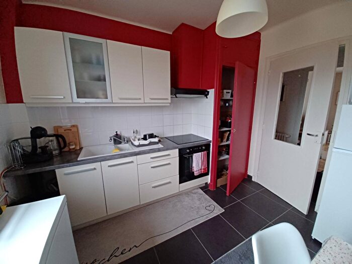 Appartement à louer - Aurillac - 3 pièces - 2 chambres