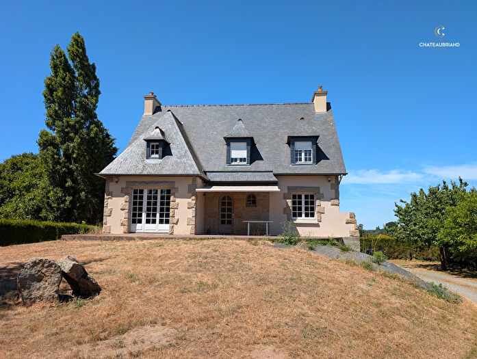 Saint-Jouan-des-Guérets : Maison 6 pièces à vendre