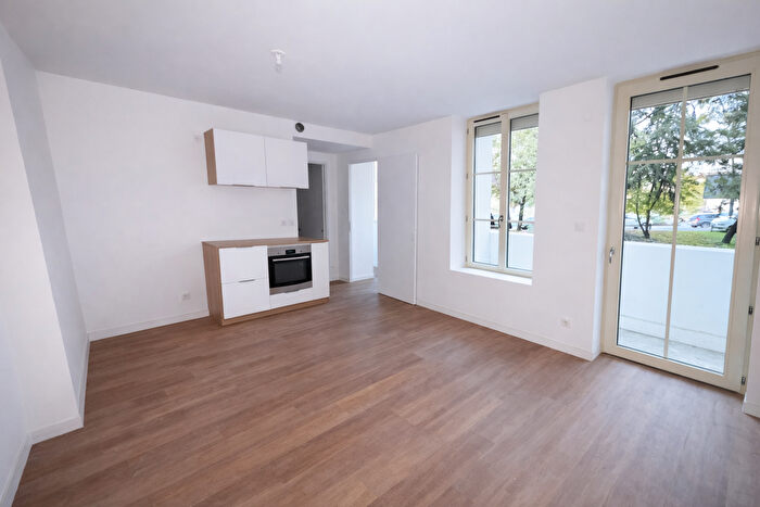 Appartement à vendre - Roanne, Centre-ville, Varenne - 2 pièces - 1 chambre