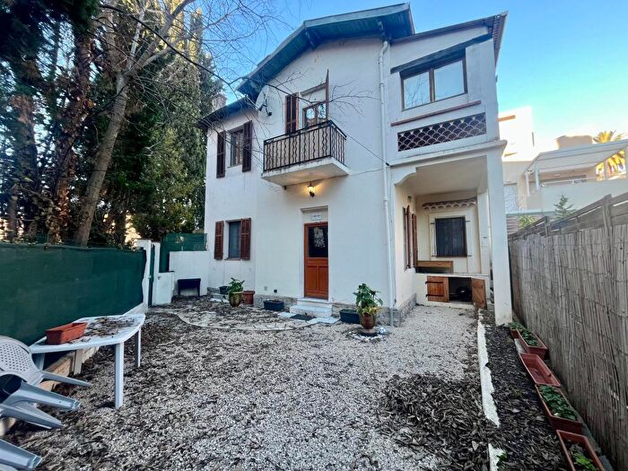 Maison à vendre - Vence, La Sine, La Plus Basse Sine - 5 pièces - 3 chambres