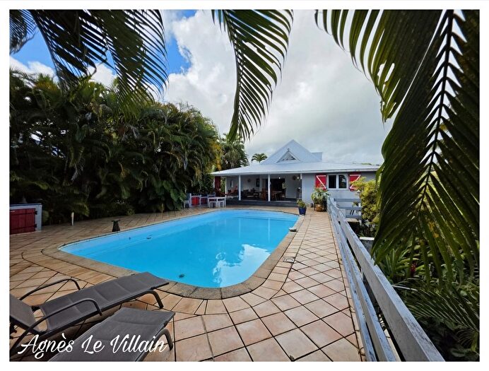 Petit-Bourg : Maison 5 pièces à vendre