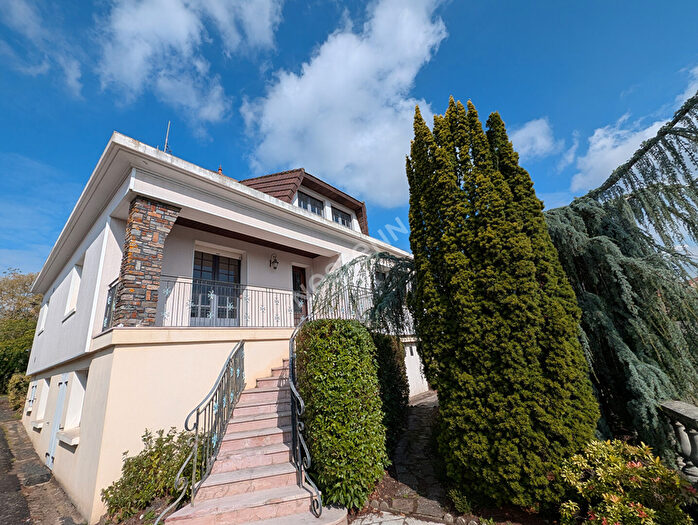 Maison à vendre - Saint-André-Treize-Voies - 8 pièces - 6 chambres