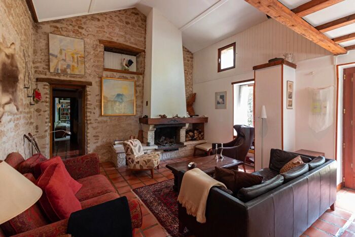 Maison à vendre - Rouillac - 4 pièces - 2 chambres