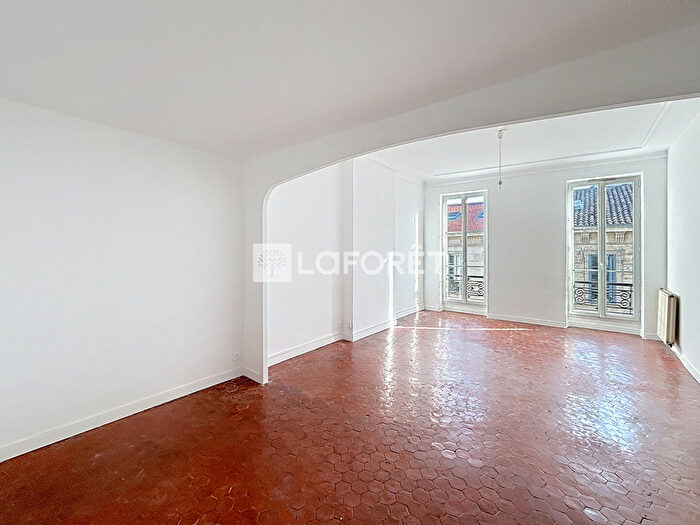 Appartement à louer - Marseille e , Vauban - 5 pièces - 4 chambres