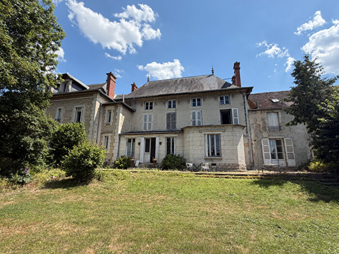 Maison 14 pièces à Châtillon-sur-Seine, à vendre
