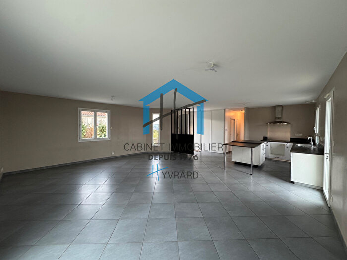 Maison à louer - Farnay - 6 pièces - 4 chambres