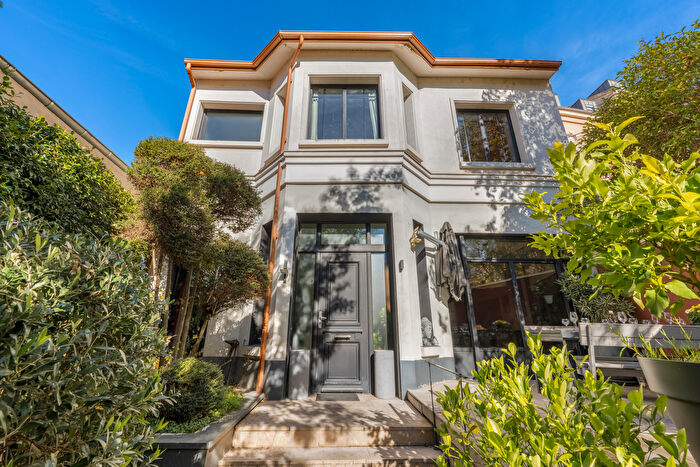 Maison à vendre - Lyon e , Monchat - 5 pièces - 3 chambres