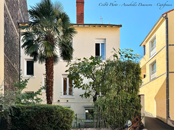 Maison 6 pièces à Chamalières, Centre-ville, Carrefour de l'Europe, à vendre