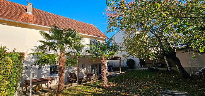 Maison à vendre - Angoulême, La Madeleine - 5 pièces - 2 chambres