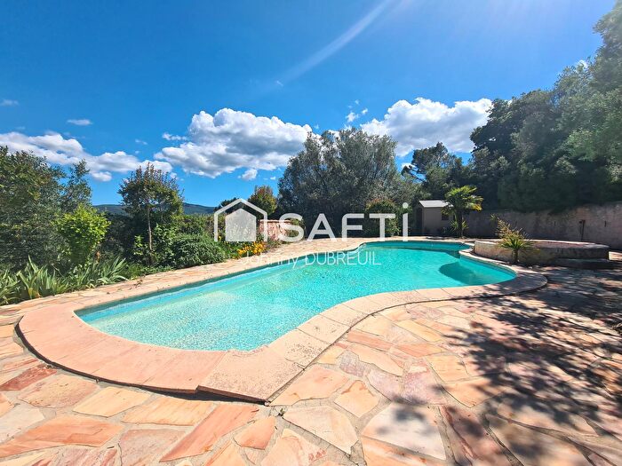 Maison à vendre - Pignans - 8 pièces - 6 chambres