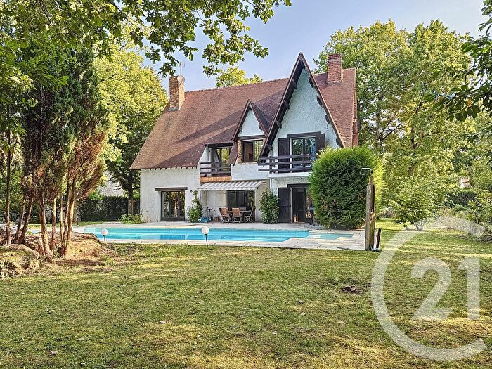 Maison à louer - Saint-Sauveur-sur-École - 6 pièces - 4 chambres