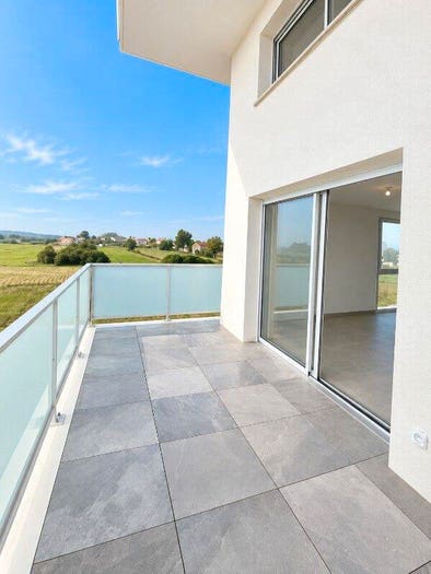 Appartement 5 pièces à louer à Centre Ville, Marsillargues