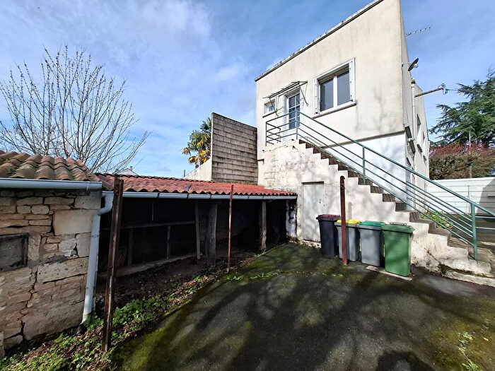 Maison à louer - Niort, Sainte-Pezenne - 3 pièces - 2 chambres