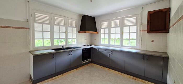 Maison à louer - Lamentin - 5 pièces - 4 chambres