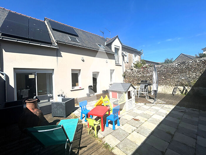 Maison à vendre - Le Mesnil-en-Vallée - 5 pièces - 3 chambres