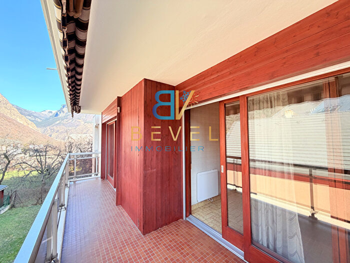 Appartement à vendre - Saint-Jean-de-Maurienne - 3 pièces - 2 chambres