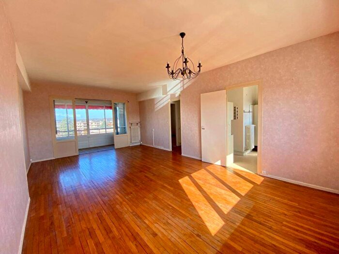 Appartement à louer - Centre Ville, Périgueux - 4 pièces - 3 chambres