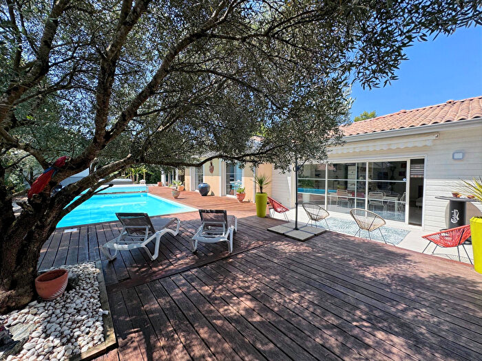 Maison à vendre - Léognan - 8 pièces - 4 chambres