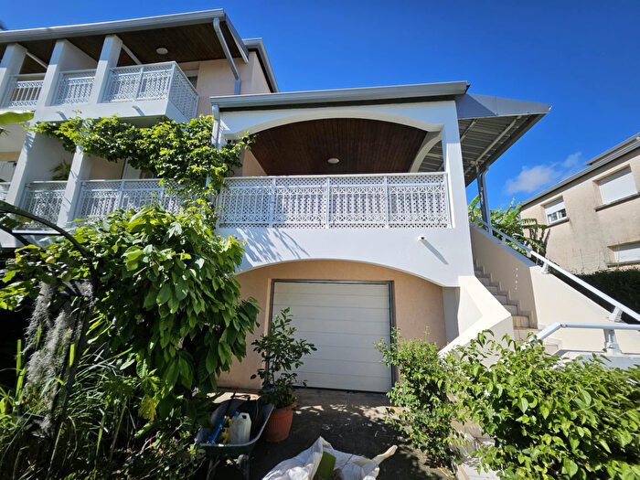 Maison à vendre - Saint-Denis, Bois de Nèfles, Sainte-Clotilde - 6 pièces - 5 chambres