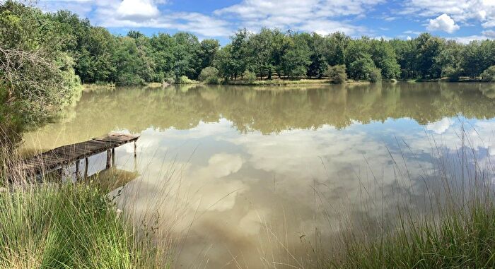 Maison à vendre - Échourgnac - 8 pièces - 3 chambres