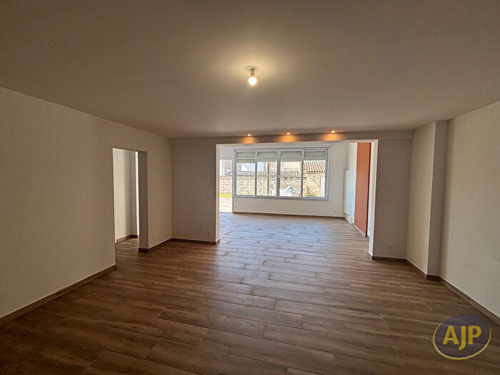Appartement 3 pièces à Saint-Denis-de-Pile, à louer