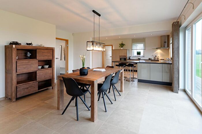 Maison à vendre - Isneauville - 5 pièces - 4 chambres