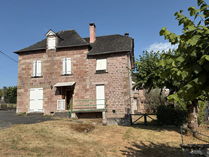 Saint-Cyr-la-Roche - Maison 7 pièces à vendre