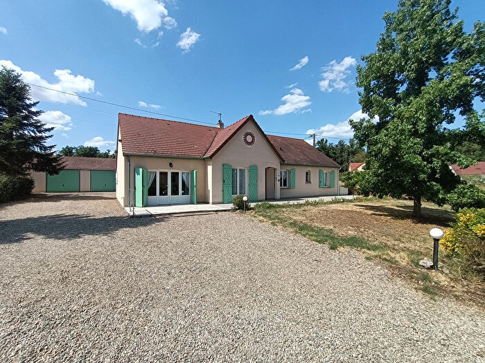 Châtel-de-Neuvre - Maison 6 pièces à vendre