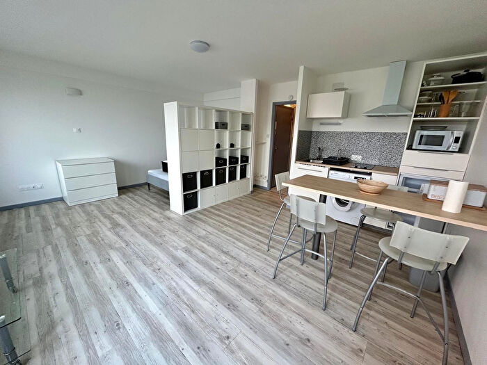 Appartement à louer - Chamalières, Jean-Jaurès, Galoubies - 1 pièce