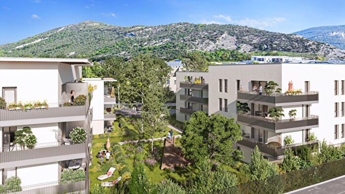 Appartement à vendre - Challes-les-Eaux - 4 pièces - 3 chambres