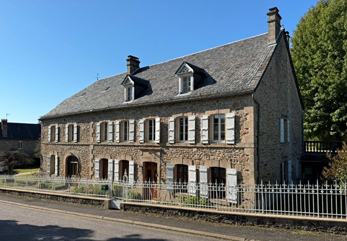 Maison à vendre - Marcillac-la-Croisille - 12 pièces - 7 chambres