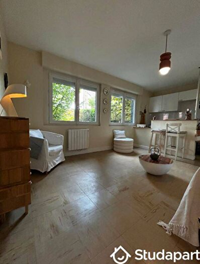 Ruffins-Théophile Sueur-Montreau-Le Morillon : Appartement 1 pièce à louer