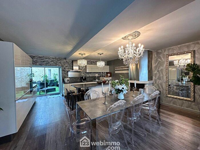 Maison 8 pièces à vendre à Vihiers