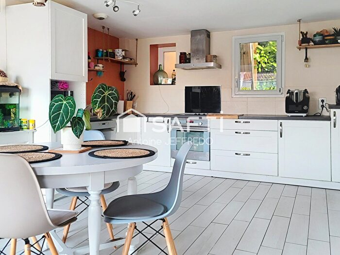 Maison à vendre - Pont-Saint-Martin - 4 pièces - 3 chambres