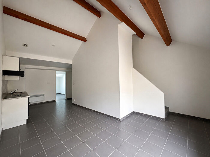 Charleville-Mézières, Manchester - Appartement 2 pièces à louer